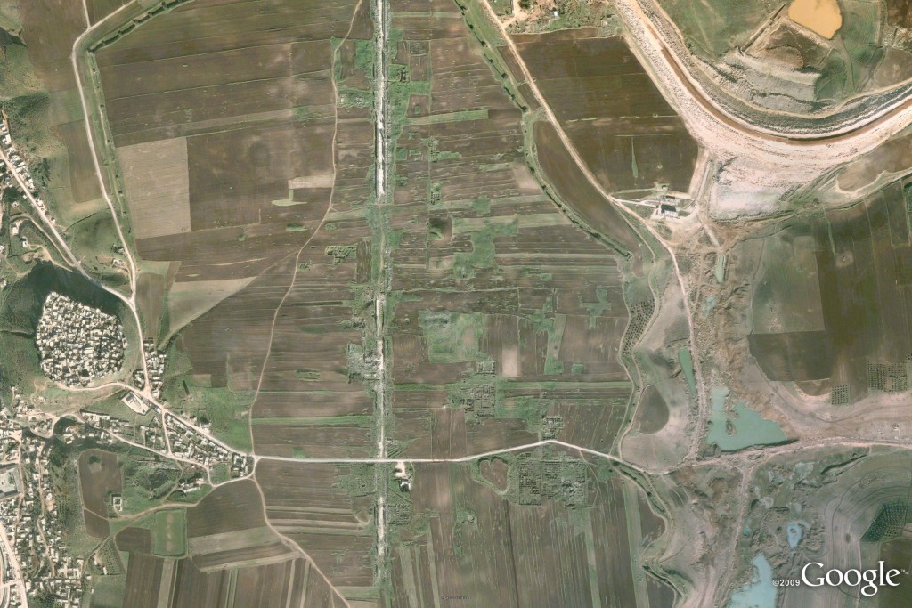 Looting at Apamea recorded via Google Earth « Trafficking Culture